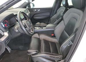 White Volvo XC60 2021 in Vilnius, with an engine capacity of 1.97 L and mileage of 167 thousand km for 29990 €, photo 7 on AUTOMOTO.COM.LV