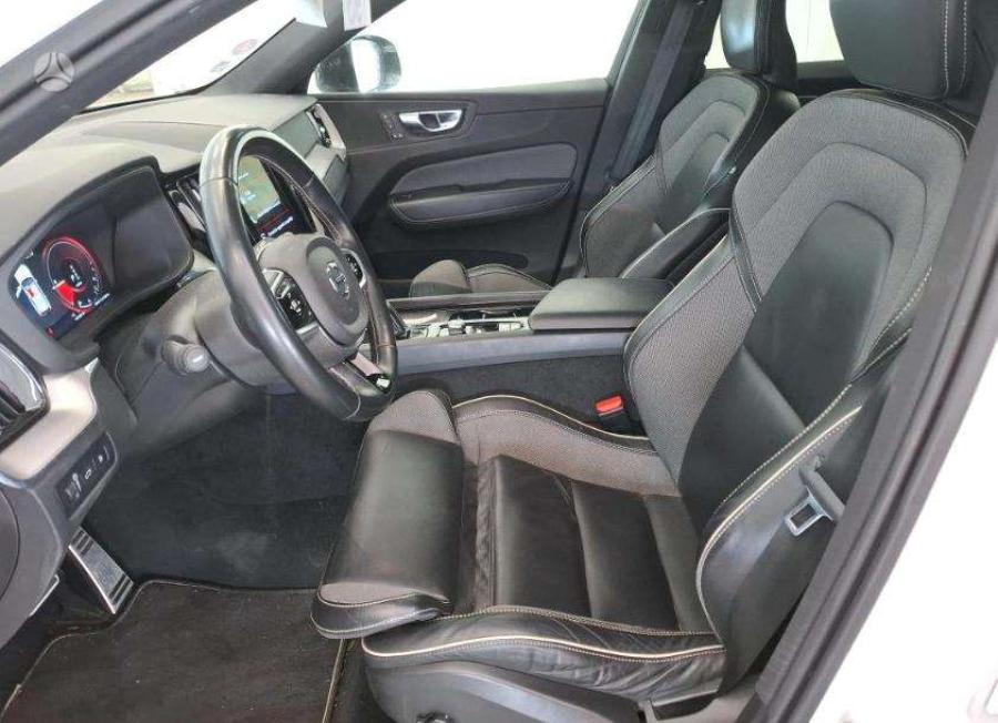 White Volvo XC60 2021 in Vilnius, with an engine capacity of 1.97 L and mileage of 167 thousand km for 29990 €, photo 7 on AUTOMOTO.COM.LV