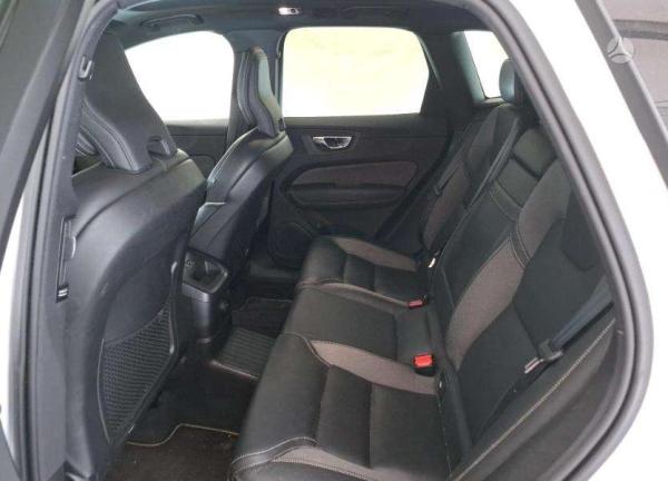 Balts Volvo XC60 2021 Viļņa, ar dzinēja tilpumu 1.97 L un nobraukumu 167 tūkst. km par 29990 €, foto 8 vietnē AUTOMOTO.COM.LV