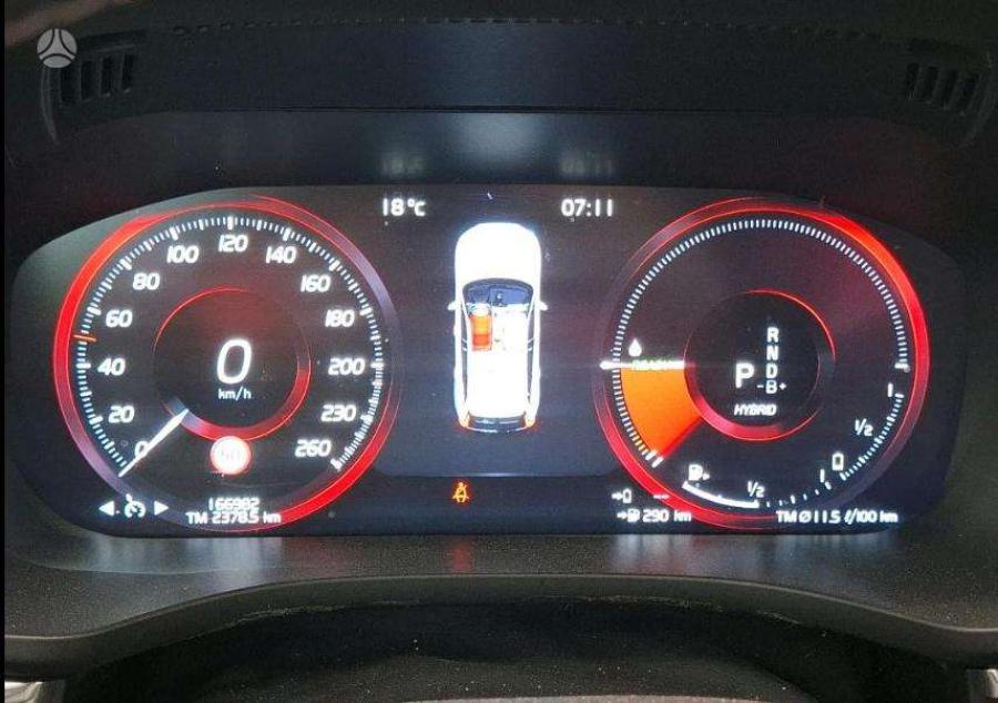 White Volvo XC60 2021 in Vilnius, with an engine capacity of 1.97 L and mileage of 167 thousand km for 29990 €, photo 9 on AUTOMOTO.COM.LV