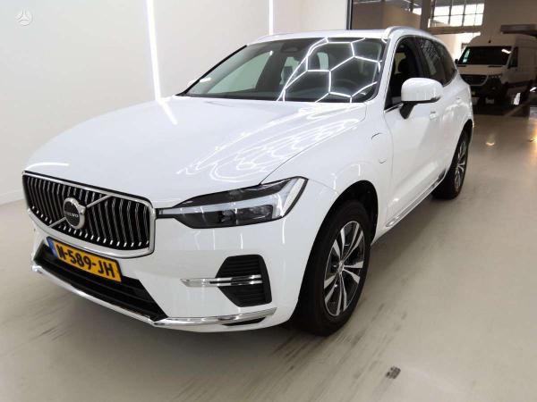 White Volvo XC60 2021 in Vilnius, with an engine capacity of 1.97 L and mileage of 255 thousand km for 23990 €, photo 1 on AUTOMOTO.COM.LV
