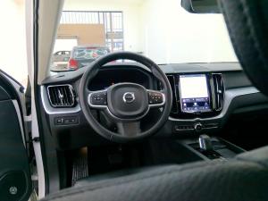 White Volvo XC60 2021 in Vilnius, with an engine capacity of 1.97 L and mileage of 255 thousand km for 23990 €, photo 8 on AUTOMOTO.COM.LV