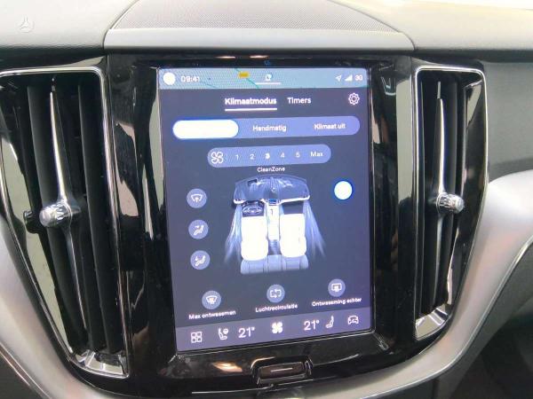 White Volvo XC60 2021 in Vilnius, with an engine capacity of 1.97 L and mileage of 255 thousand km for 23990 €, photo 9 on AUTOMOTO.COM.LV