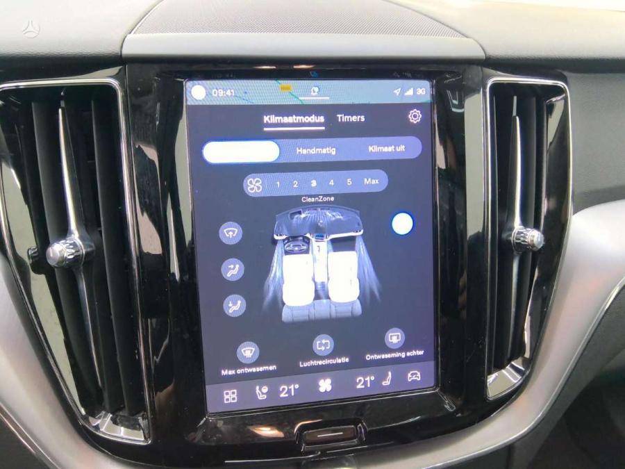 White Volvo XC60 2021 in Vilnius, with an engine capacity of 1.97 L and mileage of 255 thousand km for 23990 €, photo 9 on AUTOMOTO.COM.LV