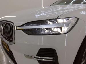 White Volvo XC60 2021 in Vilnius, with an engine capacity of 1.97 L and mileage of 255 thousand km for 23990 €, photo 16 on AUTOMOTO.COM.LV