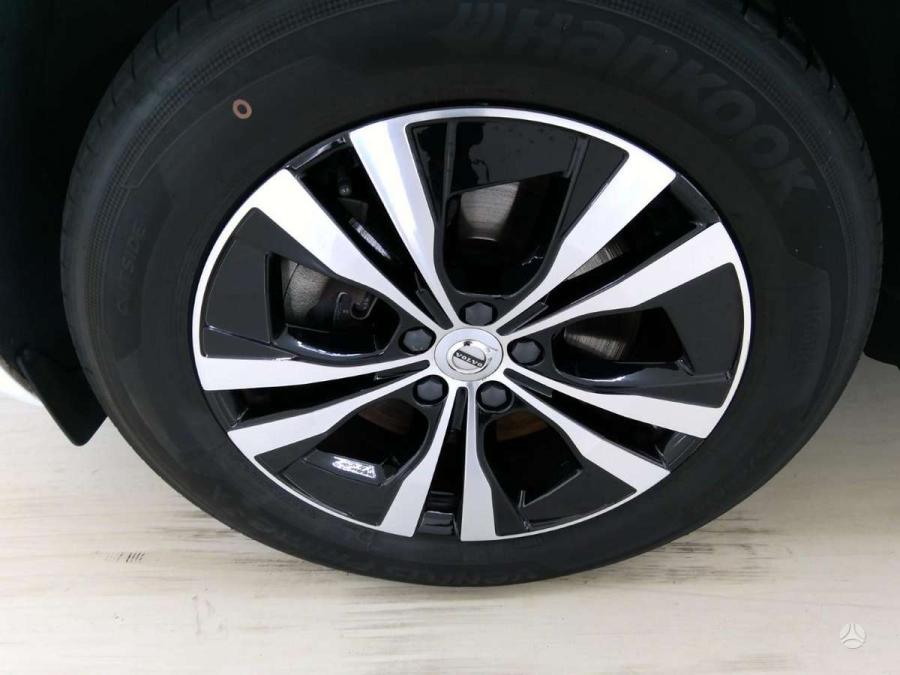 White Volvo XC60 2021 in Vilnius, with an engine capacity of 1.97 L and mileage of 255 thousand km for 23990 €, photo 22 on AUTOMOTO.COM.LV