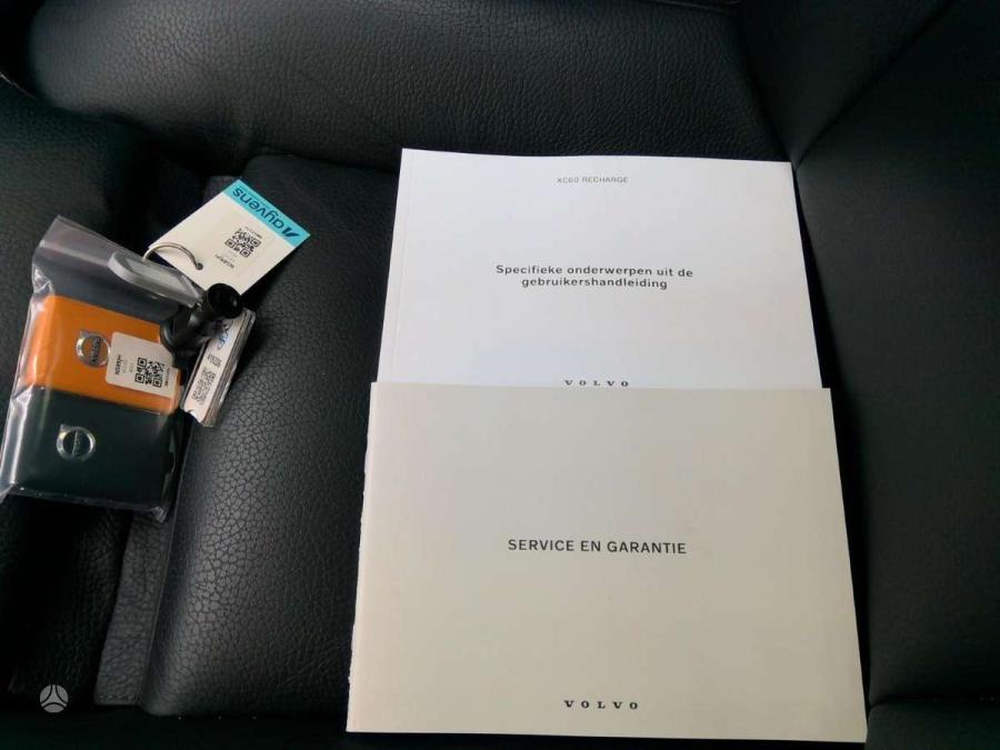 White Volvo XC60 2021 in Vilnius, with an engine capacity of 1.97 L and mileage of 255 thousand km for 23990 €, photo 25 on AUTOMOTO.COM.LV