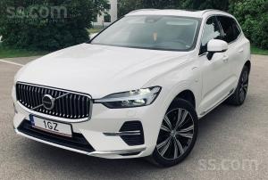 White Volvo XC60 2021 in Riga, with an engine capacity of 2.00 L and mileage of 129 thousand km for 29900 €, photo 8 on AUTOMOTO.COM.LV