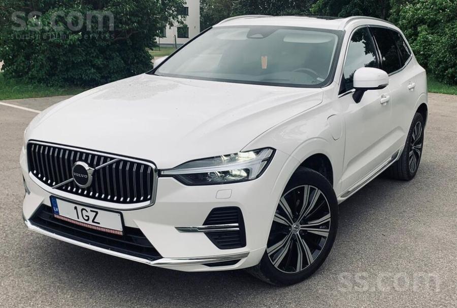 White Volvo XC60 2021 in Riga, with an engine capacity of 2.00 L and mileage of 129 thousand km for 29900 €, photo 8 on AUTOMOTO.COM.LV