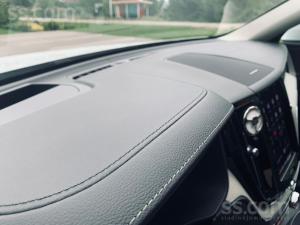 White Volvo XC60 2021 in Riga, with an engine capacity of 2.00 L and mileage of 129 thousand km for 29900 €, photo 12 on AUTOMOTO.COM.LV