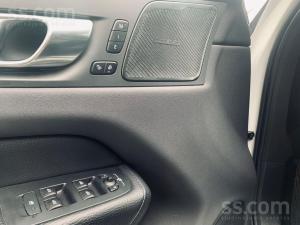 White Volvo XC60 2021 in Riga, with an engine capacity of 2.00 L and mileage of 129 thousand km for 29900 €, photo 14 on AUTOMOTO.COM.LV