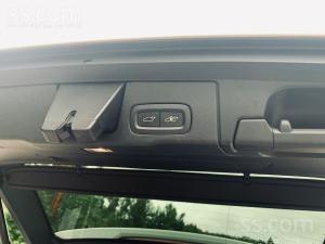 White Volvo XC60 2021 in Riga, with an engine capacity of 2.00 L and mileage of 129 thousand km for 29900 €, photo 16 on AUTOMOTO.COM.LV