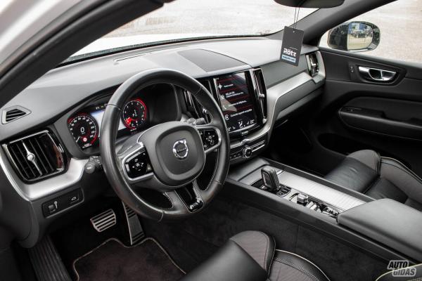 White Volvo XC60 2021 in Kaunas, with an engine capacity of 2.00 L and mileage of 162 thousand km for 26300 €, photo 8 on AUTOMOTO.COM.LV