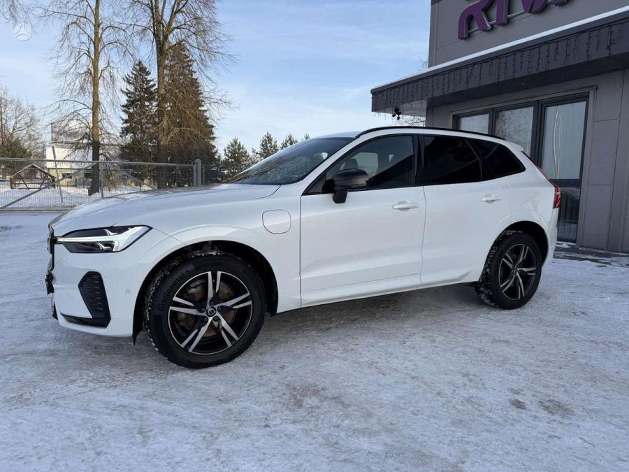 White Volvo XC60 2022 in Siauliai, with an engine capacity of 1.97 L and mileage of 113 thousand km for 41880 €, photo 3 on AUTOMOTO.COM.LV