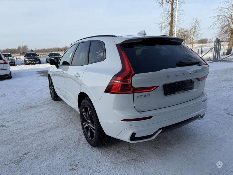 White Volvo XC60 2022 in Siauliai, with an engine capacity of 1.97 L and mileage of 113 thousand km for 41880 €, photo 11 on AUTOMOTO.COM.LV