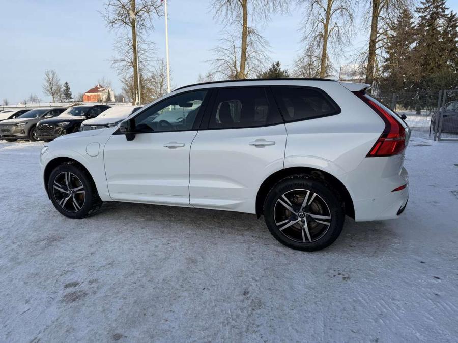 White Volvo XC60 2022 in Siauliai, with an engine capacity of 1.97 L and mileage of 113 thousand km for 41880 €, photo 12 on AUTOMOTO.COM.LV