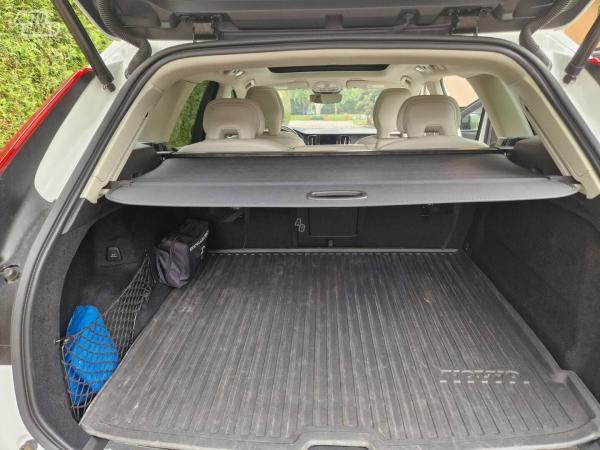 Balts Volvo XC60 2022 Kauņa, ar dzinēja tilpumu 2.00 L un nobraukumu 50 tūkst. km par 35000 €, foto 7 vietnē AUTOMOTO.COM.LV