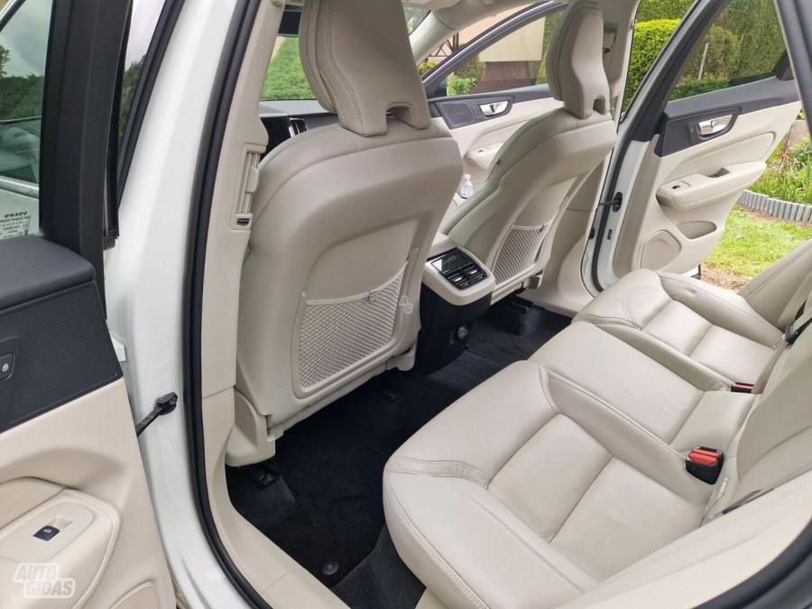 White Volvo XC60 2022 in Kaunas, with an engine capacity of 2.00 L and mileage of 50 thousand km for 35000 €, photo 13 on AUTOMOTO.COM.LV