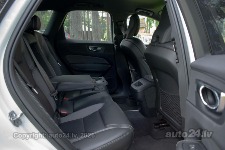 Balts Volvo XC60 2022 Tallina, ar dzinēja tilpumu 2.00 L un nobraukumu 93 tūkst. km par 37900 €, foto 13 vietnē AUTOMOTO.COM.LV