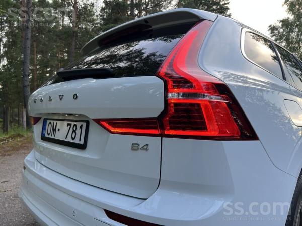 White Volvo XC60 2022 in Daugavpils, with an engine capacity of 2.00 L and mileage of 215 thousand km for 25000 €, photo 5 on AUTOMOTO.COM.LV