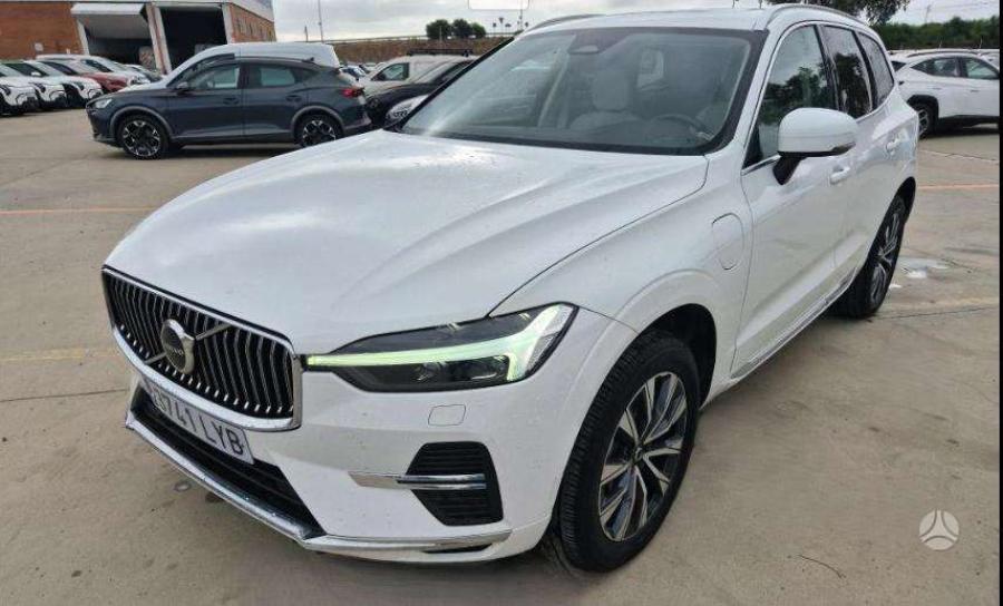 Balts Volvo XC60 2022 Viļņa, ar dzinēja tilpumu 1.97 L un nobraukumu 158 tūkst. km par 27490 €, foto 1 vietnē AUTOMOTO.COM.LV