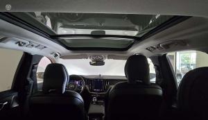 White Volvo XC60 2022 in Siauliai, with an engine capacity of 1.97 L and mileage of 36 thousand km for 31900 €, photo 9 on AUTOMOTO.COM.LV