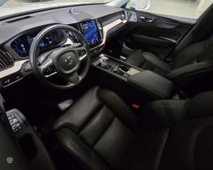 White Volvo XC60 2022 in Siauliai, with an engine capacity of 1.97 L and mileage of 36 thousand km for 31900 €, photo 32 on AUTOMOTO.COM.LV