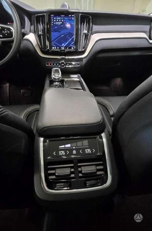 White Volvo XC60 2022 in Siauliai, with an engine capacity of 1.97 L and mileage of 36 thousand km for 31900 €, photo 35 on AUTOMOTO.COM.LV