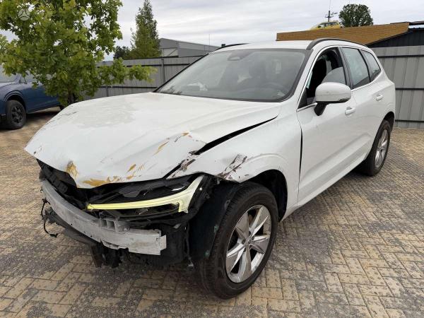 Balts Volvo XC60 2022 Šauļi, ar dzinēja tilpumu 2.00 L un nobraukumu 143 tūkst. km par 8850 €, foto 2 vietnē AUTOMOTO.COM.LV