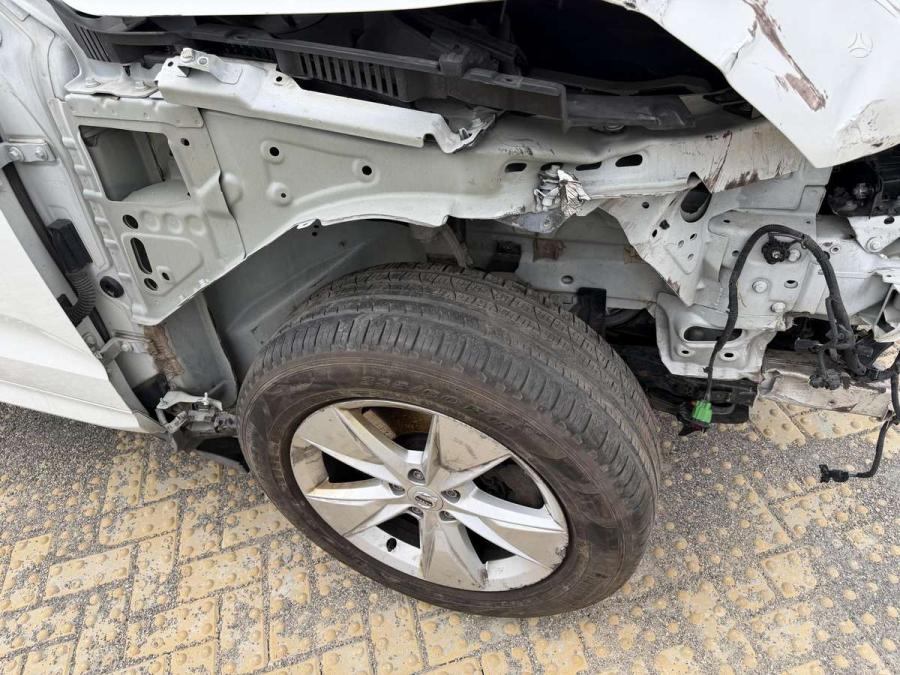 Белый Вольво ХС60 2022 в Шяуляй, объемом двигателя 2.00 л и пробегом 143 тыс. км за 8850 €, фото 12 на AUTOMOTO.COM.LV