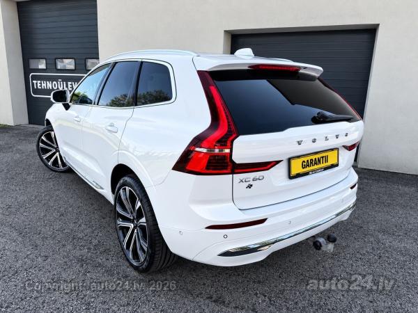 Balts Volvo XC60 2022 Pērnava, ar dzinēja tilpumu 2.00 L un nobraukumu 86 tūkst. km par 42990 €, foto 3 vietnē AUTOMOTO.COM.LV