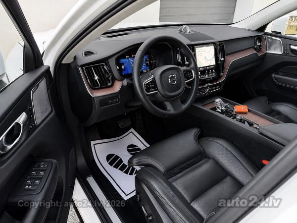 Balts Volvo XC60 2022 Pērnava, ar dzinēja tilpumu 2.00 L un nobraukumu 86 tūkst. km par 42990 €, foto 7 vietnē AUTOMOTO.COM.LV