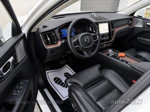 White Volvo XC60 2022 in Parnu, with an engine capacity of 2.00 L and mileage of 86 thousand km for 42990 €, photo 8 on AUTOMOTO.COM.LV
