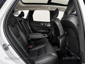 White Volvo XC60 2022 in Parnu, with an engine capacity of 2.00 L and mileage of 86 thousand km for 42990 €, photo 12 on AUTOMOTO.COM.LV