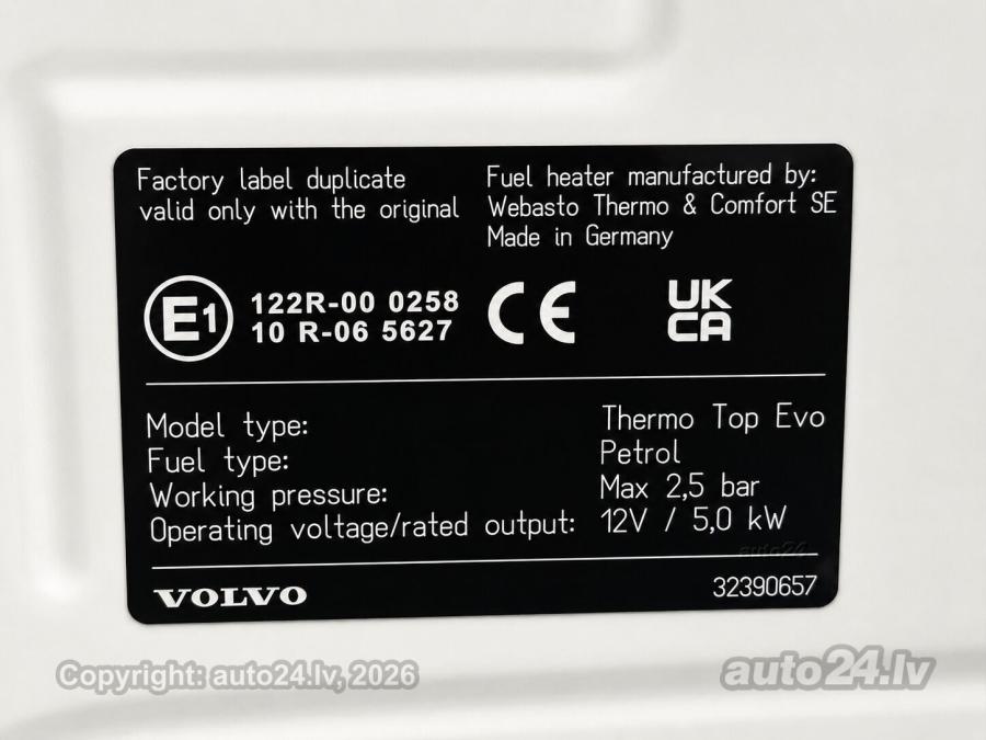White Volvo XC60 2022 in Parnu, with an engine capacity of 2.00 L and mileage of 86 thousand km for 42990 €, photo 24 on AUTOMOTO.COM.LV