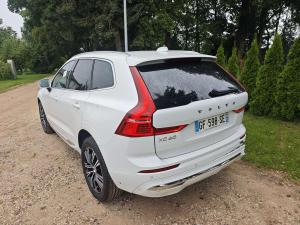 White Volvo XC60 2022 in Telschi, with an engine capacity of 1.97 L and mileage of 58 thousand km for 24800 €, photo 7 on AUTOMOTO.COM.LV