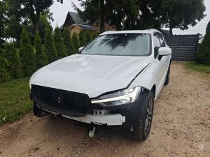 White Volvo XC60 2022 in Telschi, with an engine capacity of 1.97 L and mileage of 58 thousand km for 24800 €, photo 15 on AUTOMOTO.COM.LV