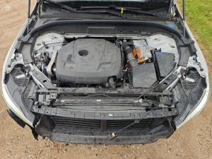 White Volvo XC60 2022 in Telschi, with an engine capacity of 1.97 L and mileage of 58 thousand km for 24800 €, photo 19 on AUTOMOTO.COM.LV