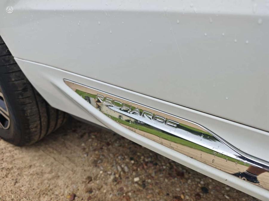 White Volvo XC60 2022 in Telschi, with an engine capacity of 1.97 L and mileage of 58 thousand km for 24800 €, photo 22 on AUTOMOTO.COM.LV