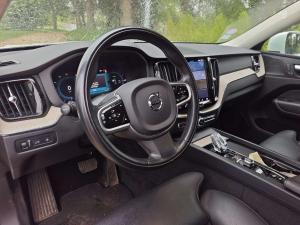 White Volvo XC60 2022 in Telschi, with an engine capacity of 1.97 L and mileage of 58 thousand km for 24800 €, photo 28 on AUTOMOTO.COM.LV