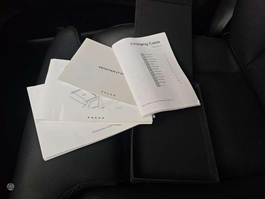 White Volvo XC60 2022 in Telschi, with an engine capacity of 1.97 L and mileage of 58 thousand km for 24800 €, photo 37 on AUTOMOTO.COM.LV