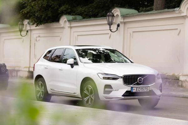 Balts Volvo XC60 2022 Viļņa, ar dzinēja tilpumu 1.97 L un nobraukumu 144 tūkst. km par 34900 €, foto 1 vietnē AUTOMOTO.COM.LV