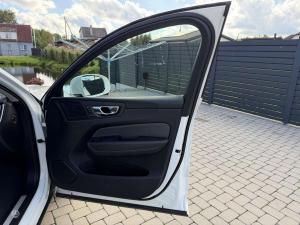 Balts Volvo XC60 2022 Telšiai, ar dzinēja tilpumu 1.97 L un nobraukumu 58 tūkst. km par 37750 €, foto 40 vietnē AUTOMOTO.COM.LV