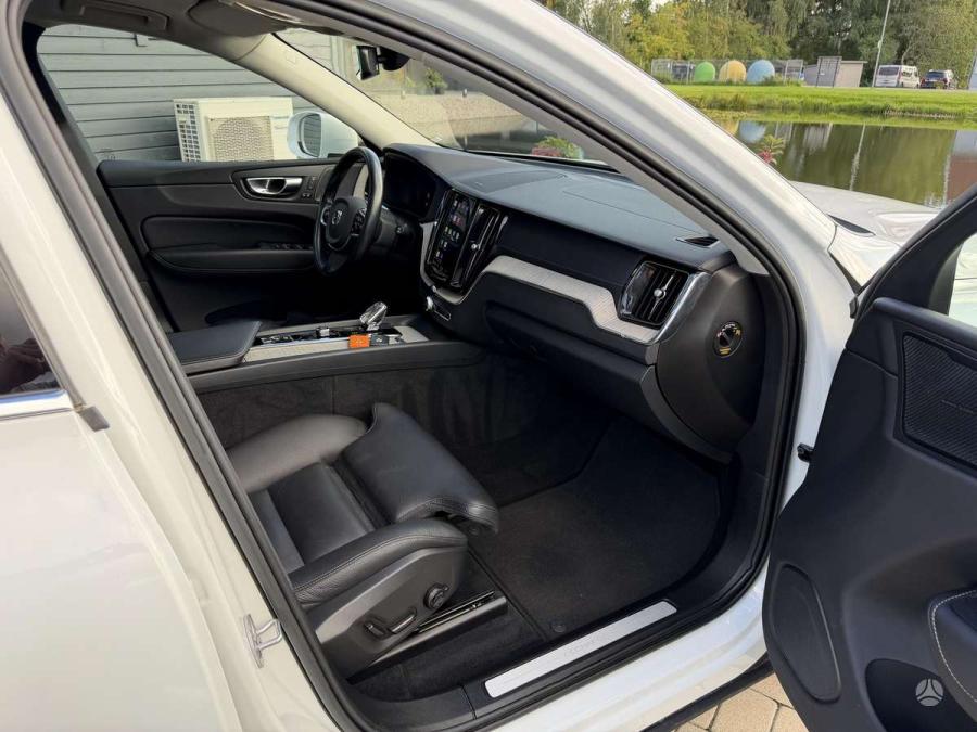 Balts Volvo XC60 2022 Telšiai, ar dzinēja tilpumu 1.97 L un nobraukumu 58 tūkst. km par 37750 €, foto 41 vietnē AUTOMOTO.COM.LV