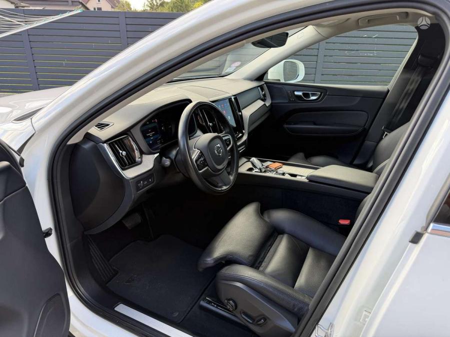 Balts Volvo XC60 2022 Telšiai, ar dzinēja tilpumu 1.97 L un nobraukumu 58 tūkst. km par 37750 €, foto 49 vietnē AUTOMOTO.COM.LV