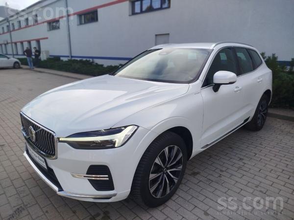 White Volvo XC60 2022 in Riga, with an engine capacity of 2.00 L and mileage of 145 thousand km for 25800 €, photo 1 on AUTOMOTO.COM.LV