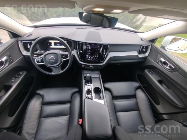 White Volvo XC60 2022 in Riga, with an engine capacity of 2.00 L and mileage of 145 thousand km for 25800 €, photo 9 on AUTOMOTO.COM.LV