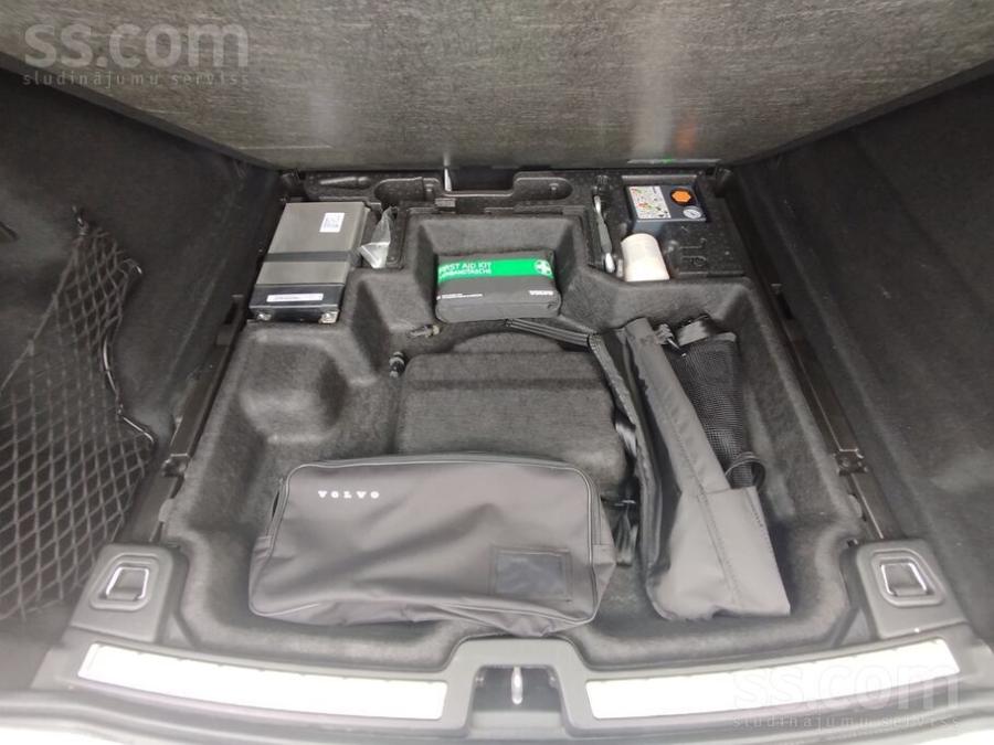 Balts Volvo XC60 2022 Rīga, ar dzinēja tilpumu 2.00 L un nobraukumu 145 tūkst. km par 25800 €, foto 19 vietnē AUTOMOTO.COM.LV