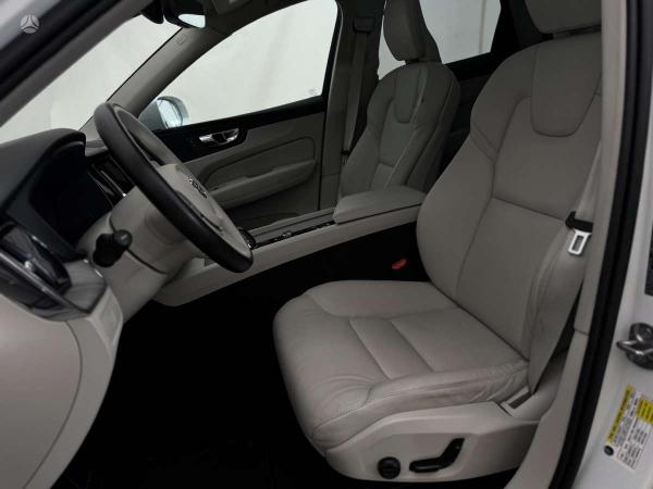 White Volvo XC60 2023 in Vilnius, with an engine capacity of 1.97 L and mileage of 60 thousand km for 35950 €, photo 9 on AUTOMOTO.COM.LV