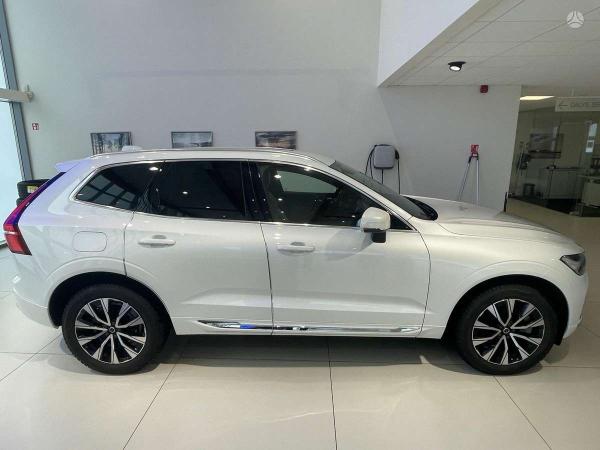 Balts Volvo XC60 2023 Klaipėda, ar dzinēja tilpumu 1.97 L un nobraukumu 28 tūkst. km par 41600 €, foto 2 vietnē AUTOMOTO.COM.LV